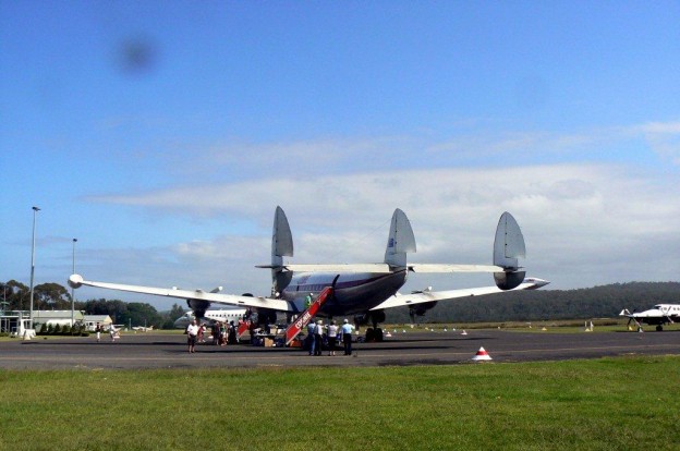 Lockheed Constellation visit to Merimbula - MERIMBULA OLD SCHOOL MUSEUM
